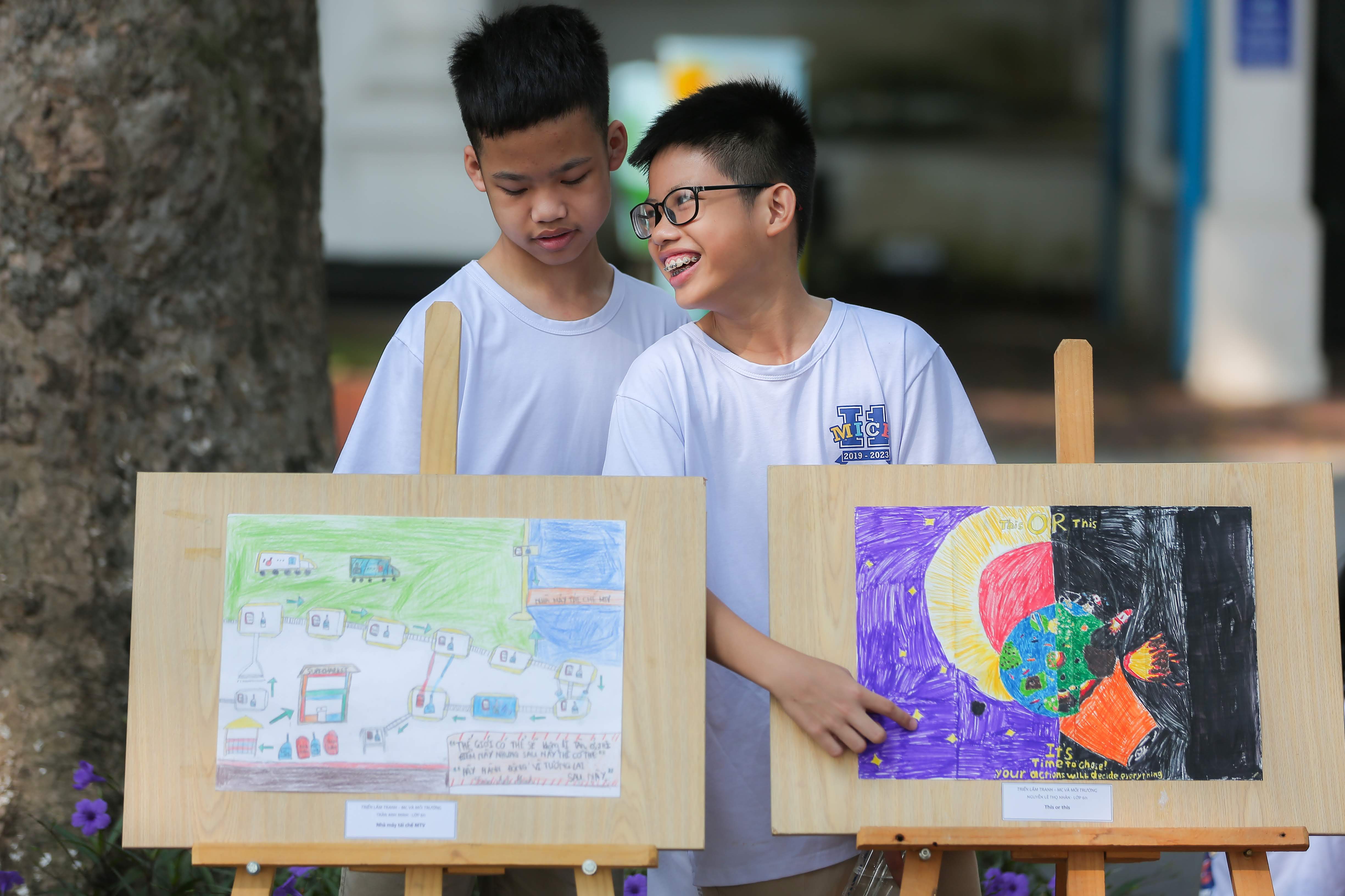 Bức Tranh “trái đất Khóc” Của Học Sinh Trường Marie Curie Giáo Dục